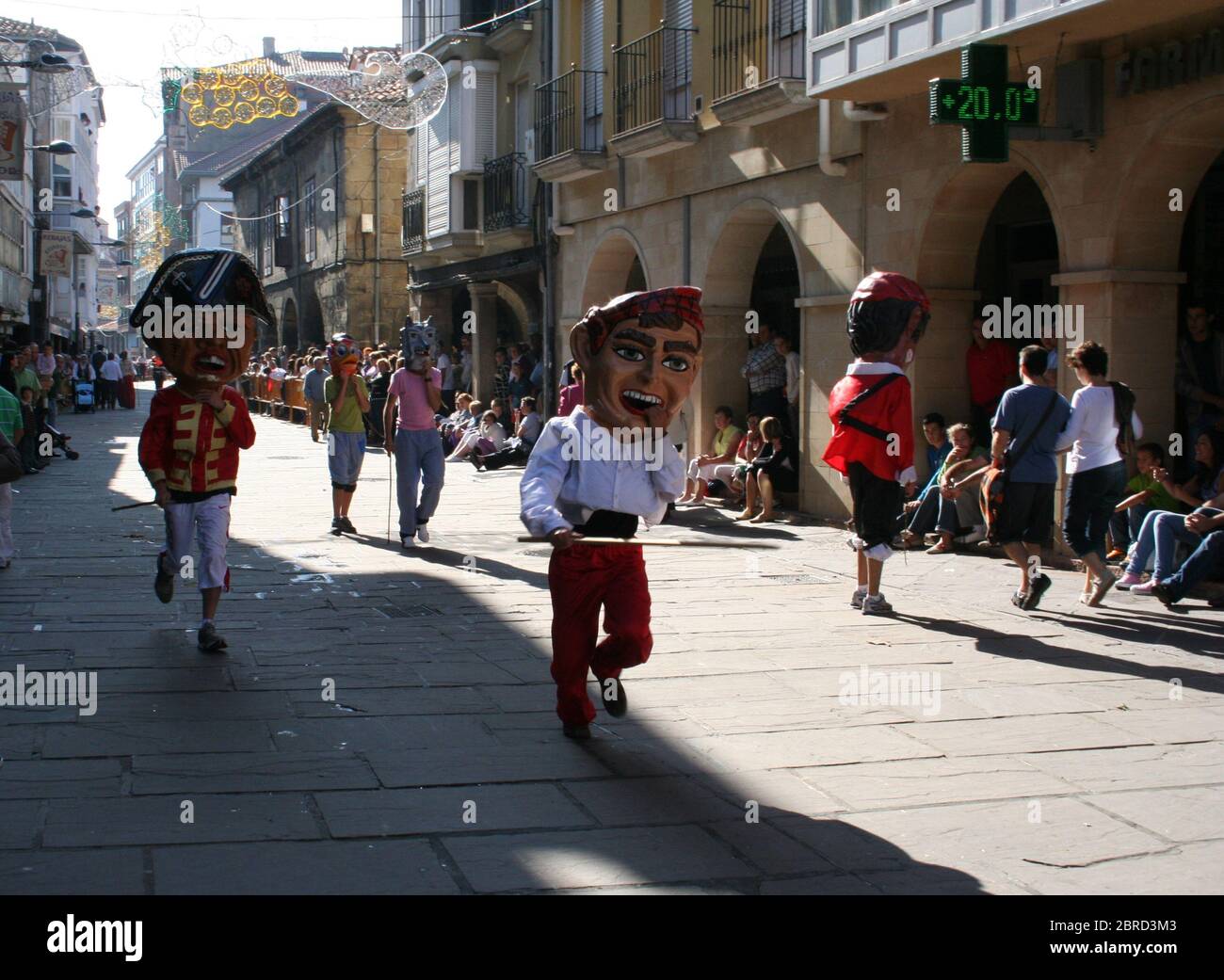 Big heads parade hi-res stock photography and images - Alamy