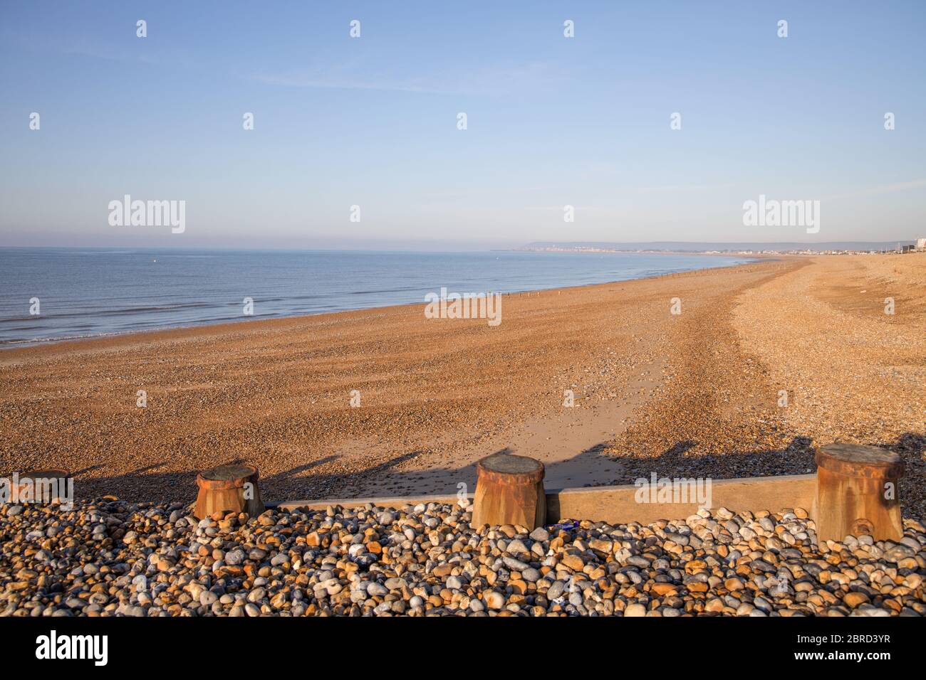the shingle beach at Normans Bay on the east sussex coast Stock Photo ...