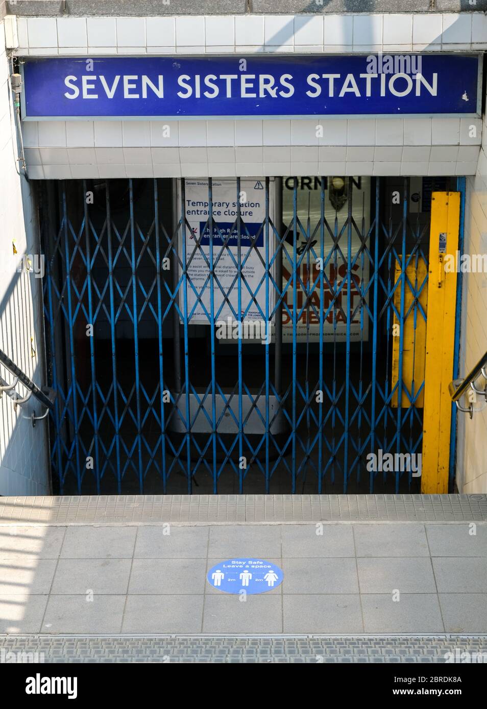 Seven sisters tube station hi-res stock photography and images - Alamy