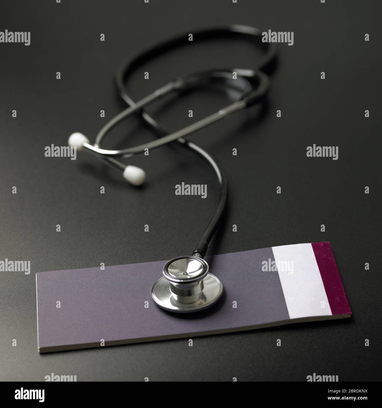 Checkbook hi-res stock photography and images - Alamy