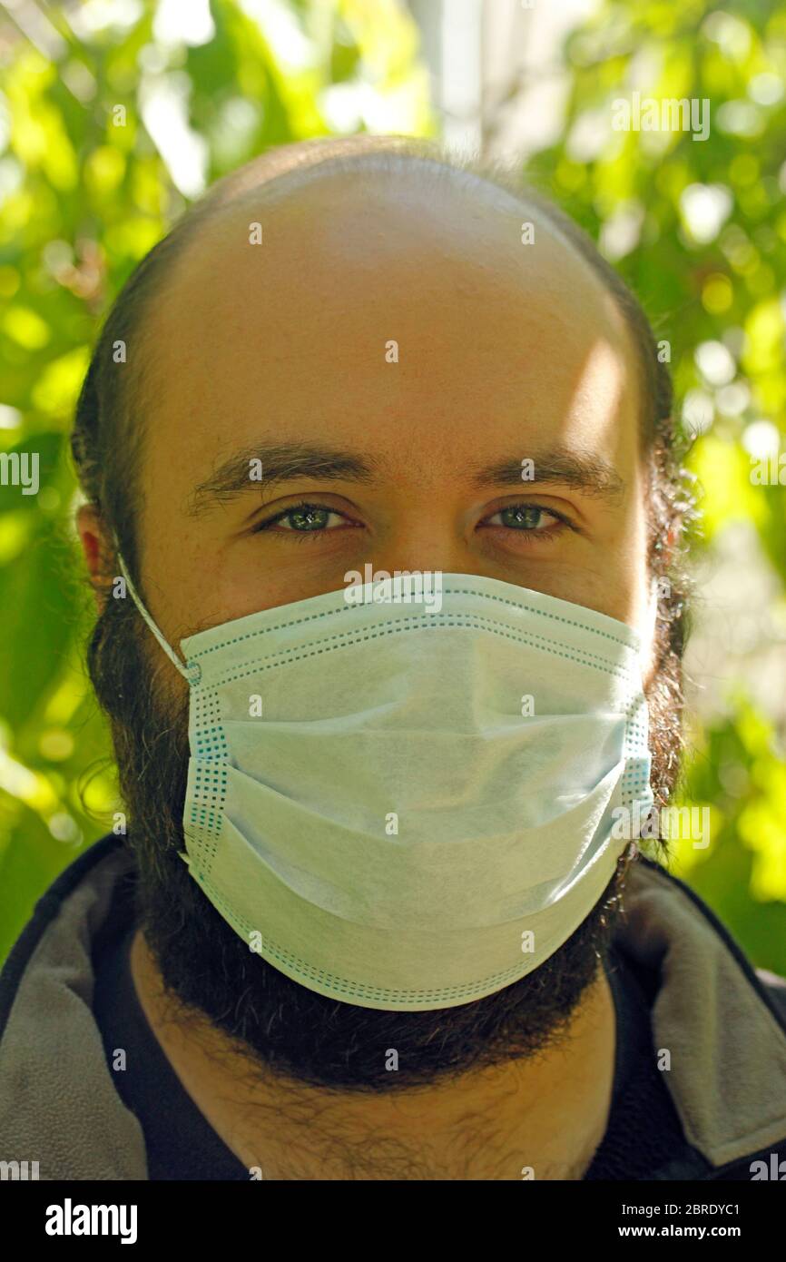 Covid 19 portrait young men hi-res stock photography and images - Alamy