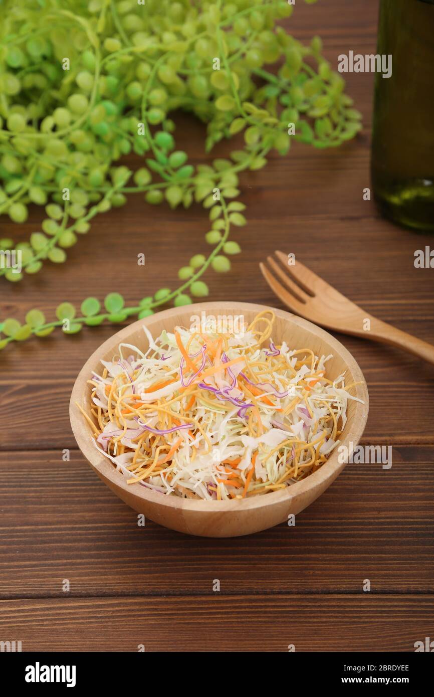 Crispy Texture Salad Stock Photo - Alamy