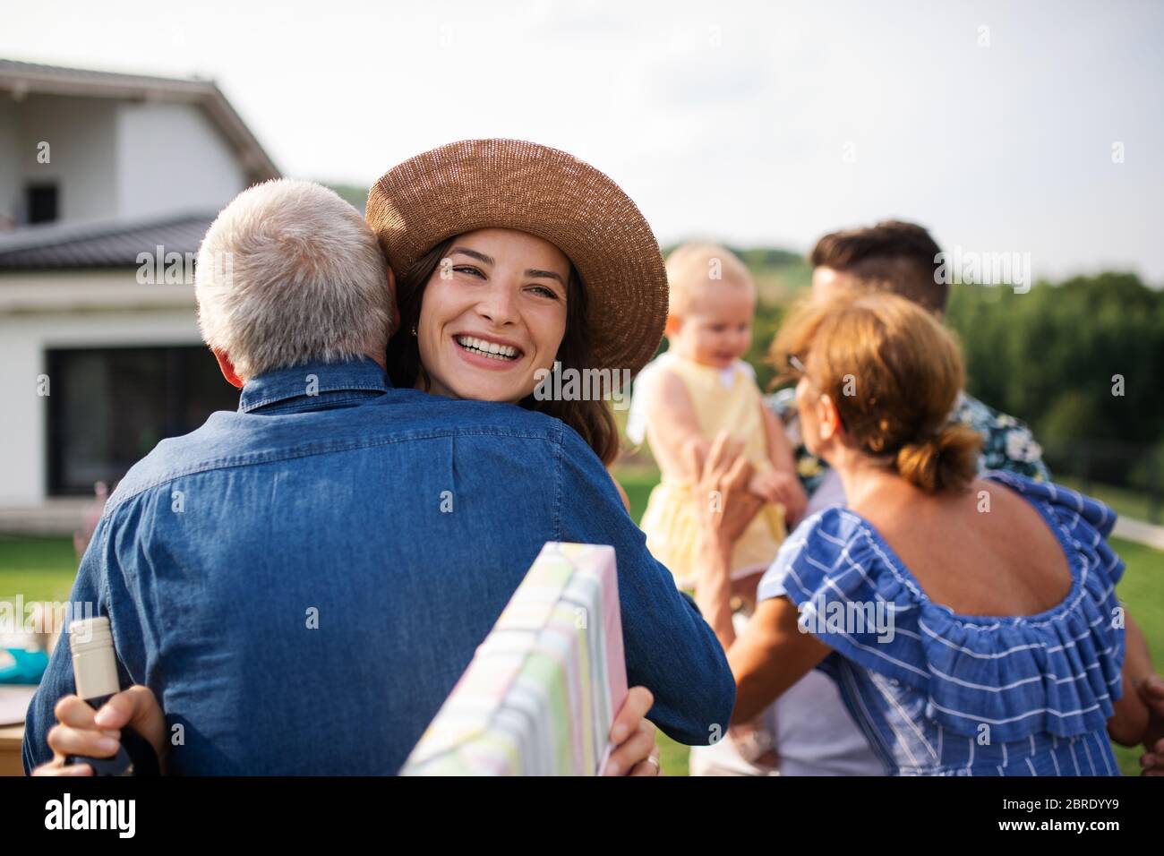 Happy people outdoors hi-res stock photography and images - Alamy