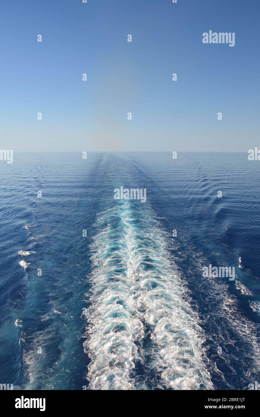 Cruise ship wake on the Caribbean Sea Stock Photo - Alamy