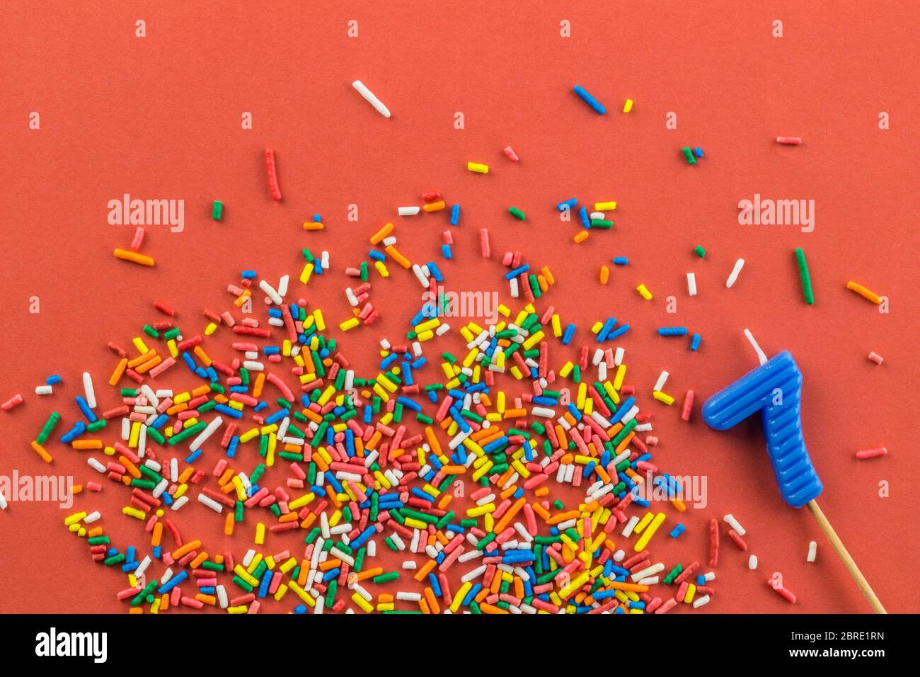 Number seven birthday cake candle hi-res stock photography and images ...