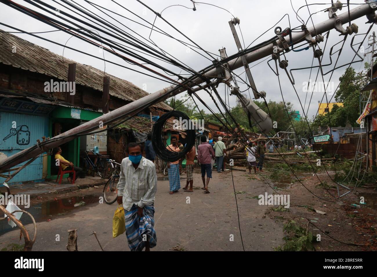 Cyclone amphan shelters hi-res stock photography and images - Alamy