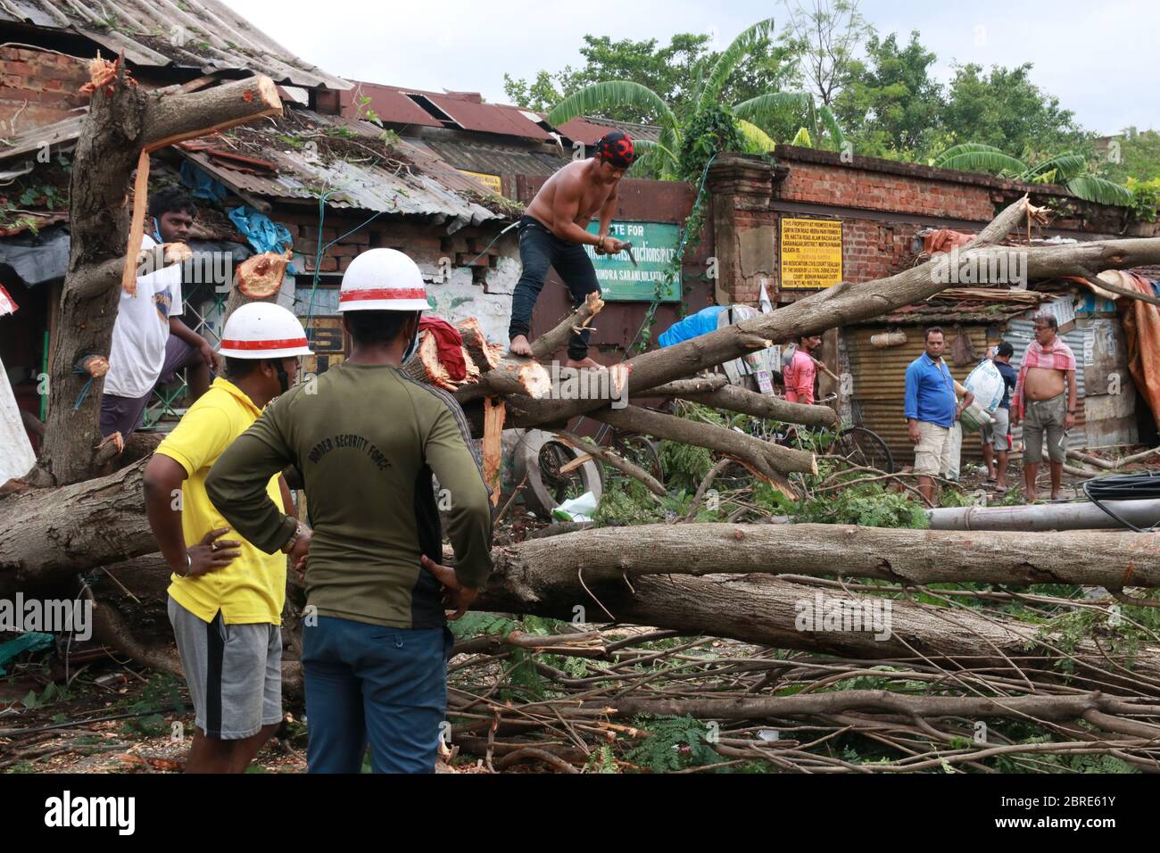 Cyclone amphan shelters hi-res stock photography and images - Alamy