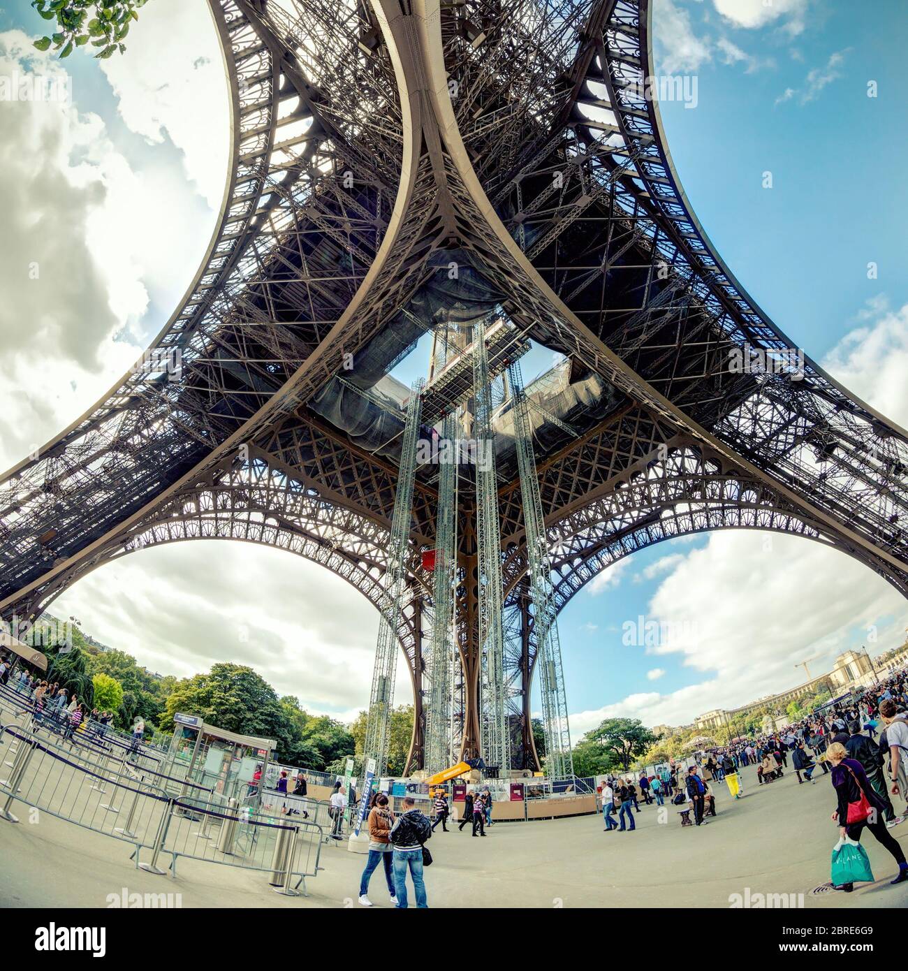 PARIS - SEPTEMBER 20: Tourists visiting the Eiffel tower on september ...
