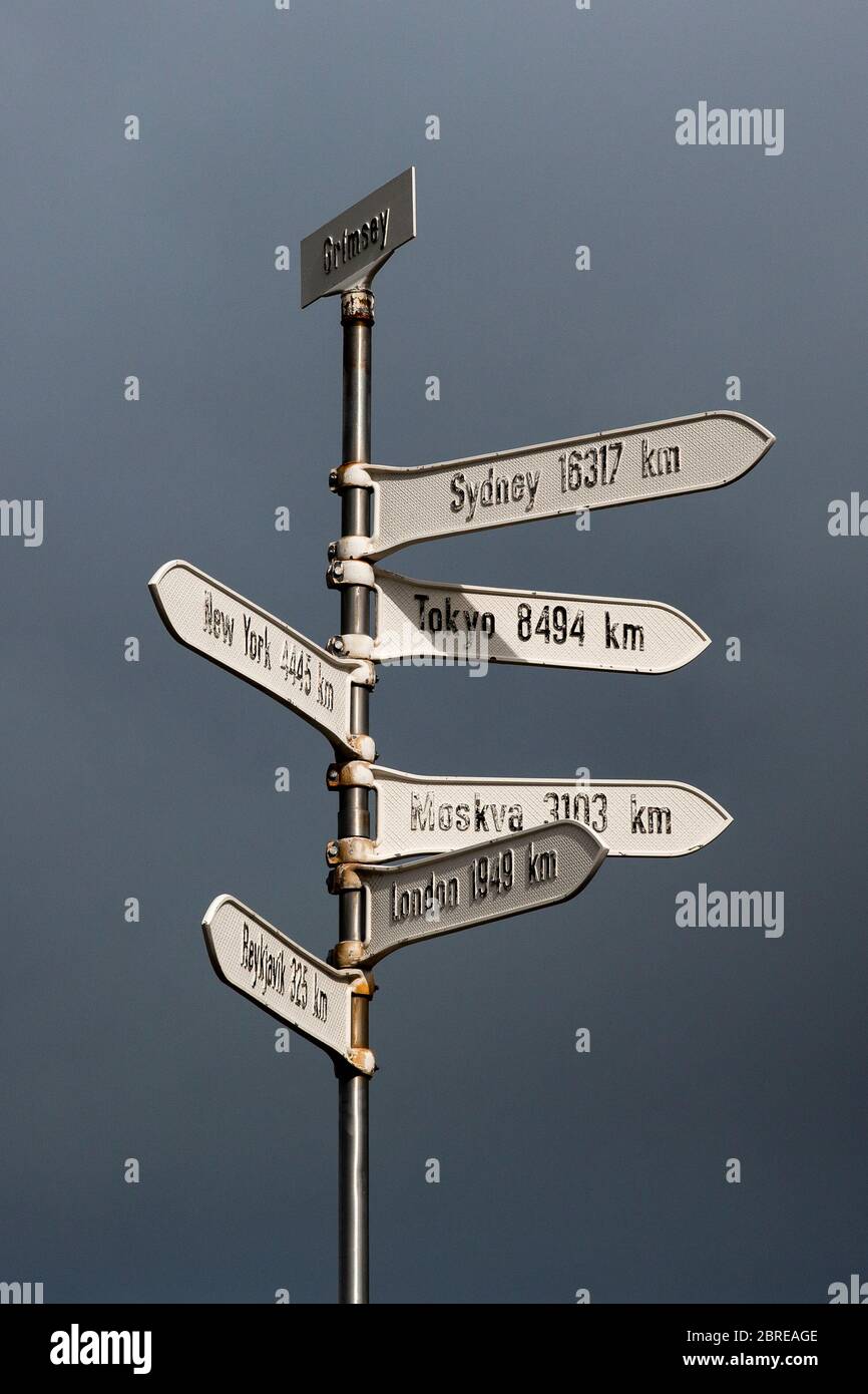 Arctic circle sign hi-res stock photography and images - Alamy