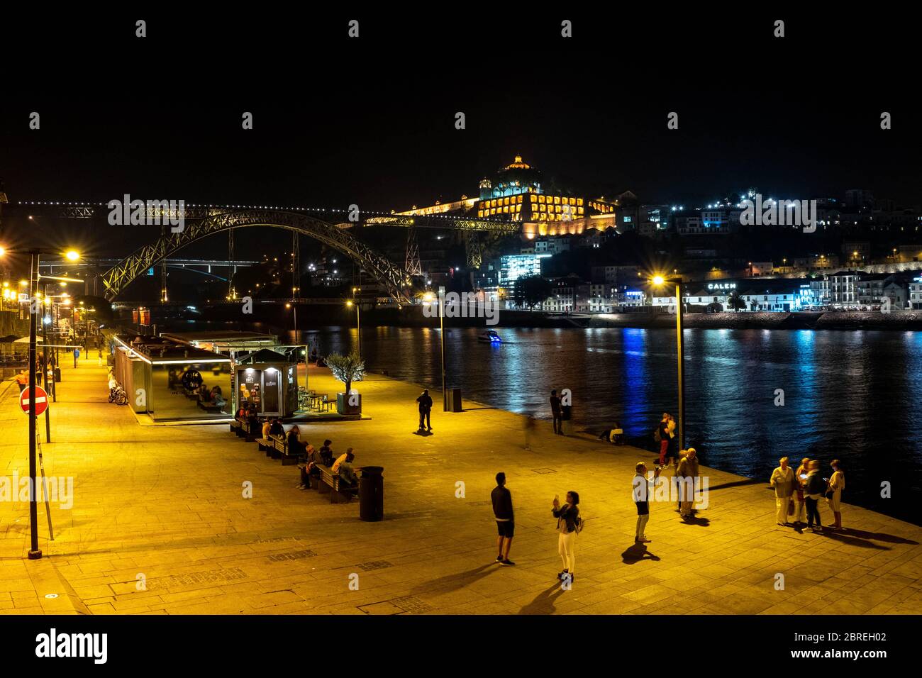 Dom luis bridge night porto hi-res stock photography and images - Alamy