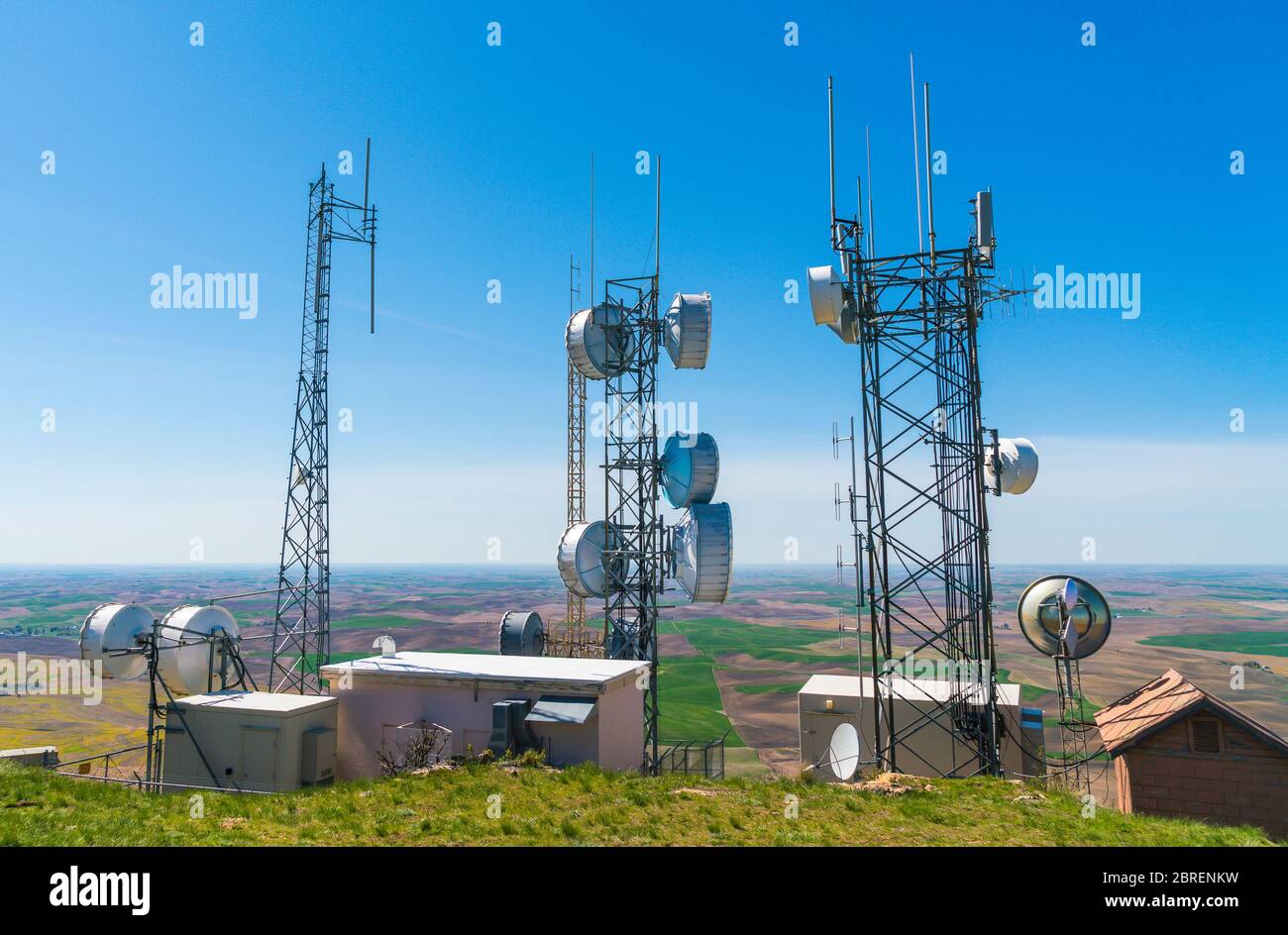Satellite mast hi-res stock photography and images - Alamy
