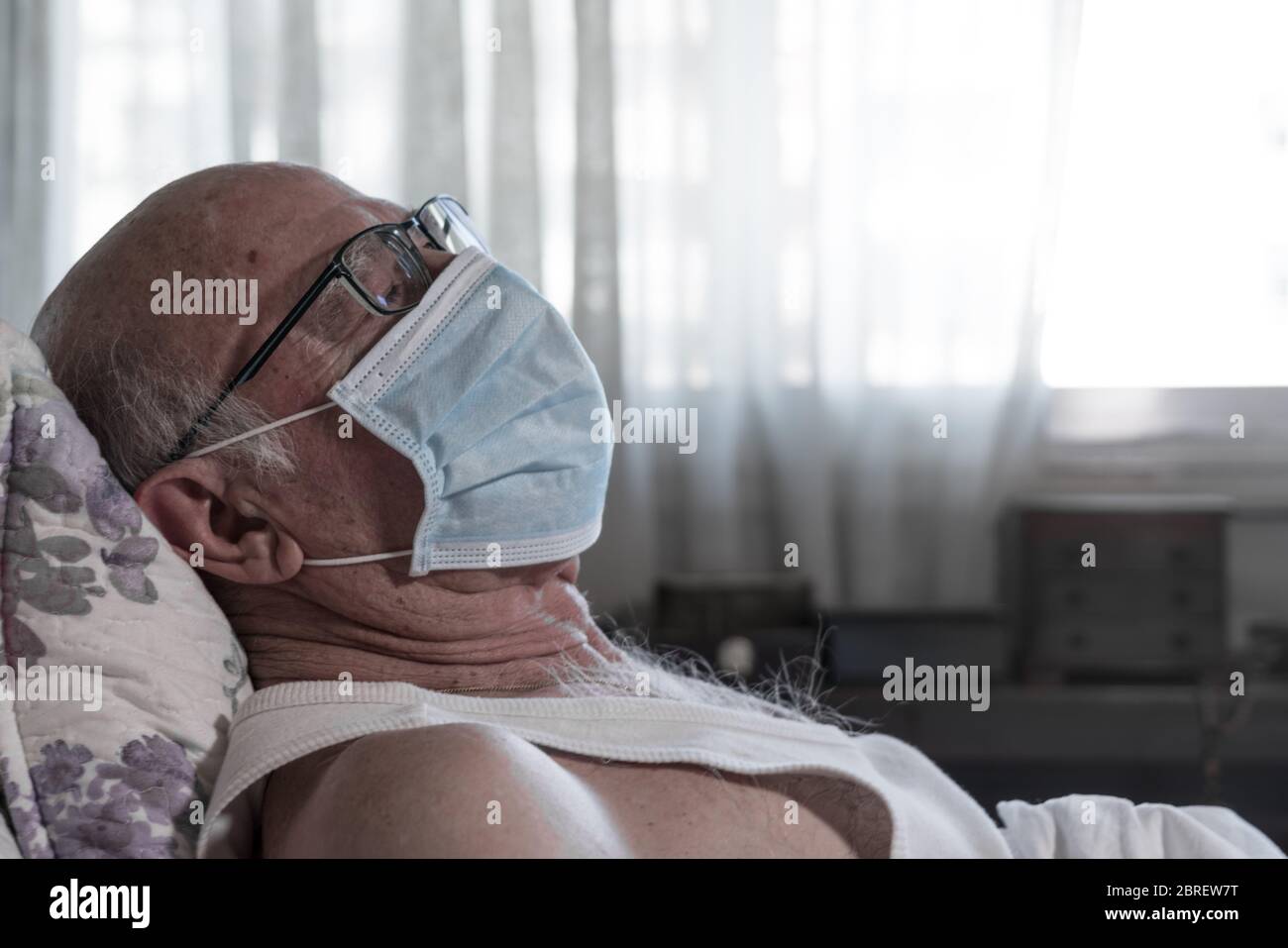 Sad old man face hi-res stock photography and images - Alamy