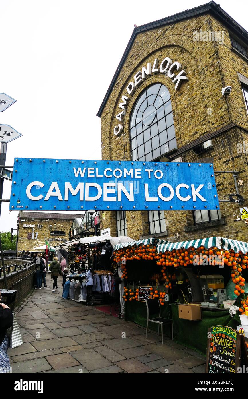 Shopping camden lock hi-res stock photography and images - Alamy