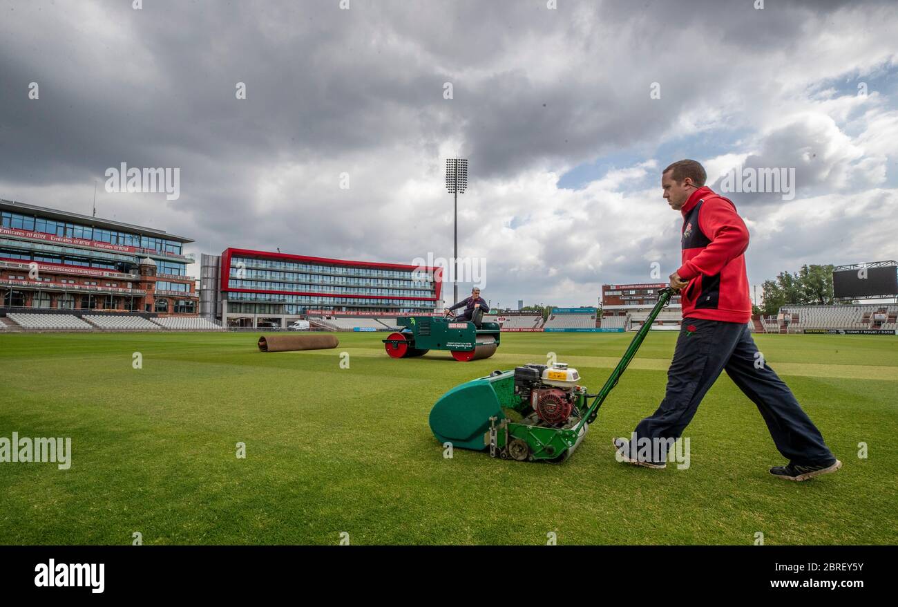David shortt work on pitch emirates old trafford hi-res stock ...