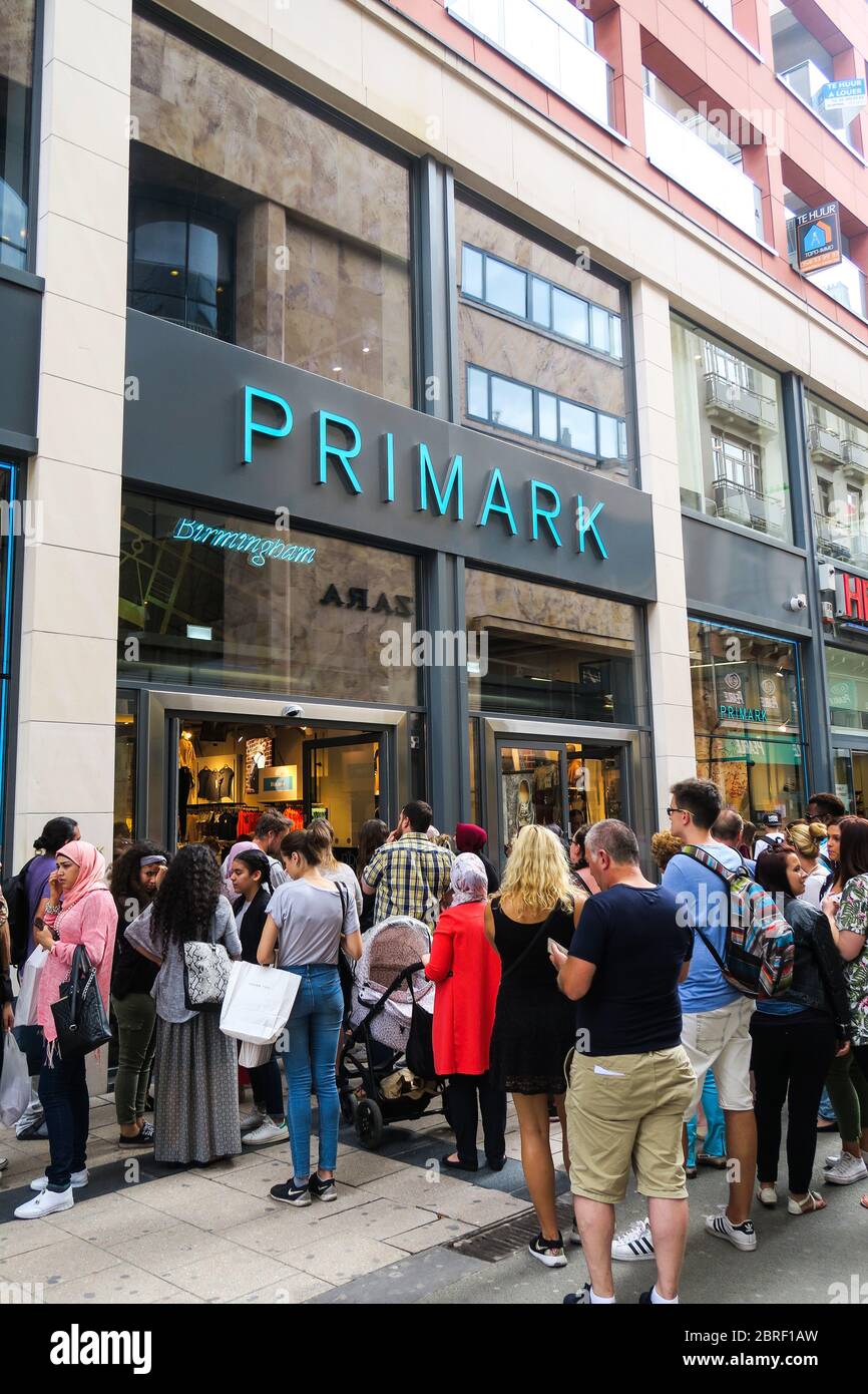 Primark queue hi-res stock photography and images - Alamy