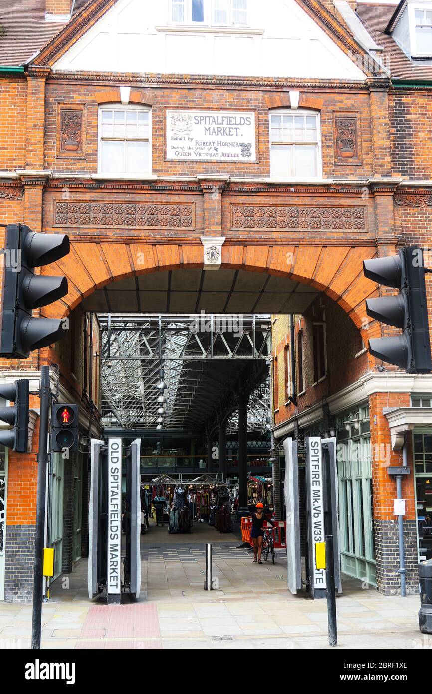 Entrance to Spitalfields Market Stock Photo - Alamy