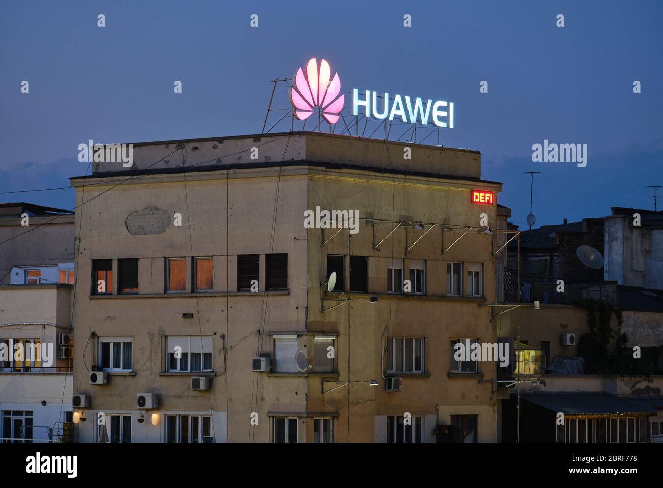Huawei logo hi-res stock photography and images - Alamy