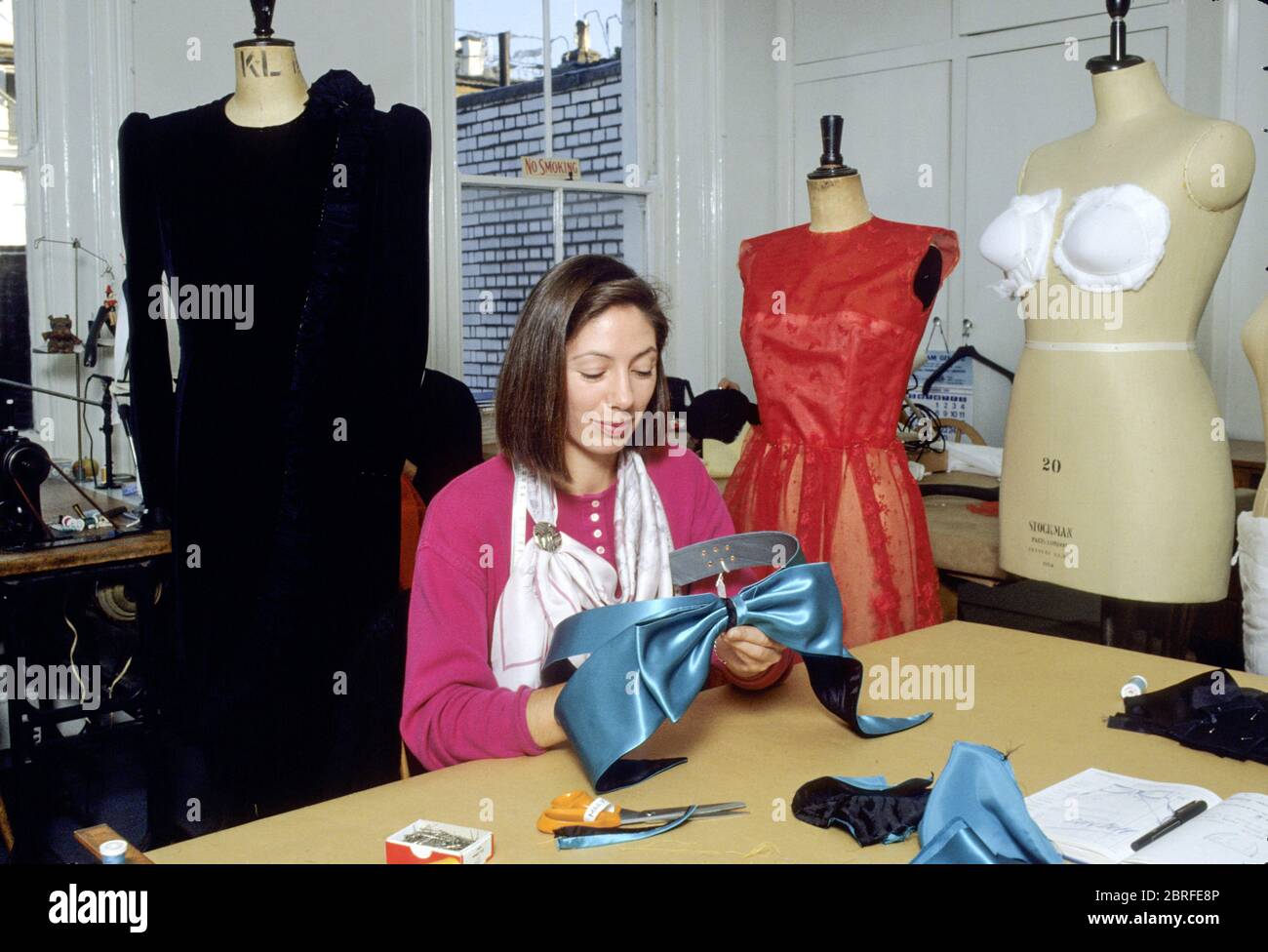 Buckingham palace staff queen hi-res stock photography and images - Alamy
