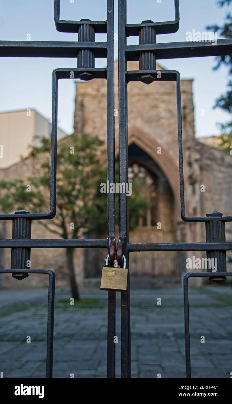 Doorway Entrance Gate Courtyard High Resolution Stock Photography and ...