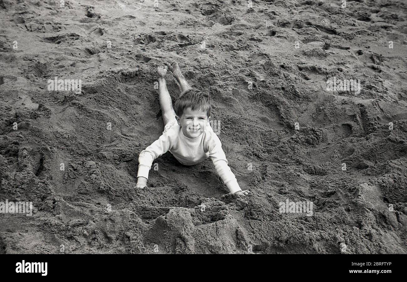 Black dug hi-res stock photography and images - Alamy