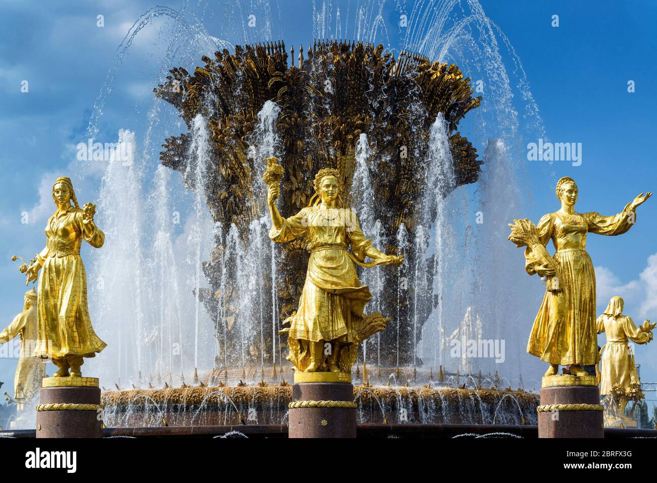 The Peoples Friendship Fountain in All-Russia Exhibition Centre (VDNKh ...