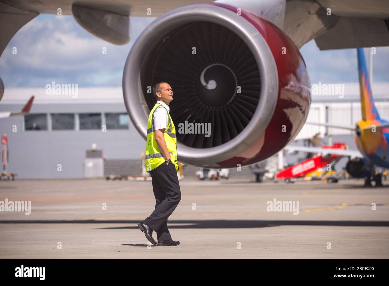 Pilot doing pre flight walk around hi-res stock photography and images ...