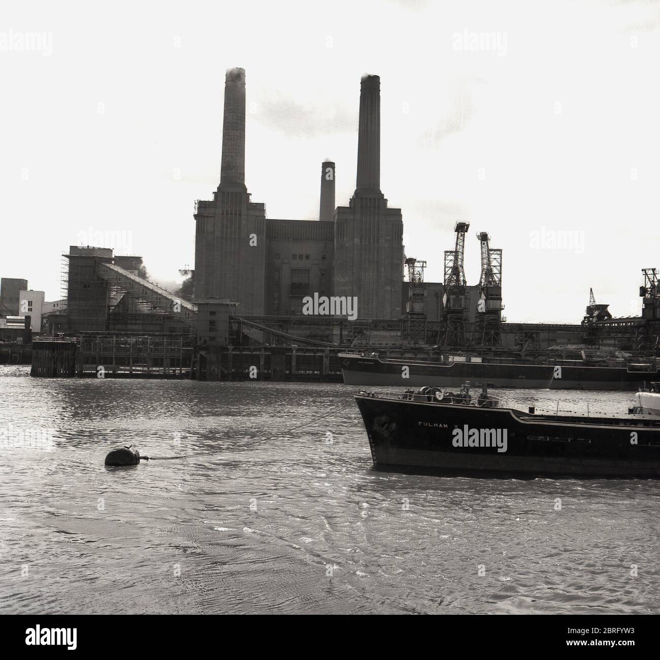 Bankside power station 1950s hi-res stock photography and images - Alamy