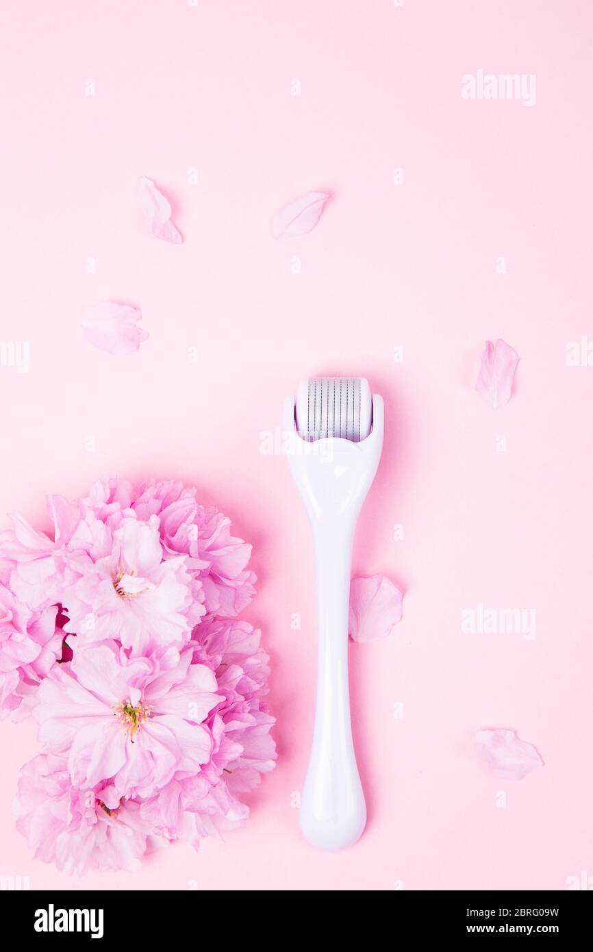 Microneedling Derma Roller System. Medical micro needling therapy ...