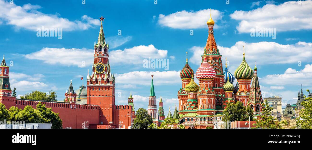 Moscow Kremlin and St Basil's Cathedral on the Red Square in Moscow ...