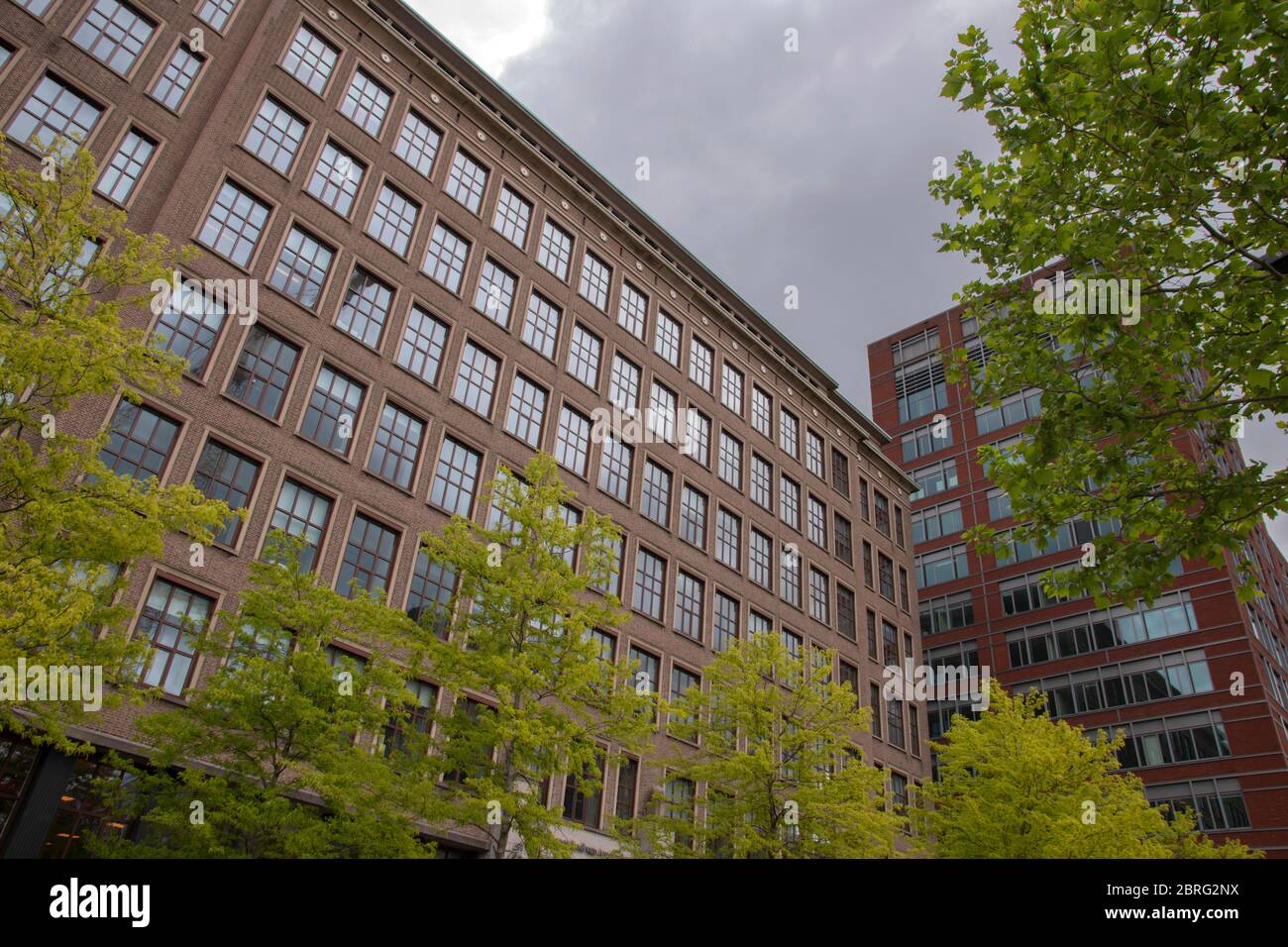 Building Hogeschool Van Amsterdam Benno Premselahuis Surrounded By ...