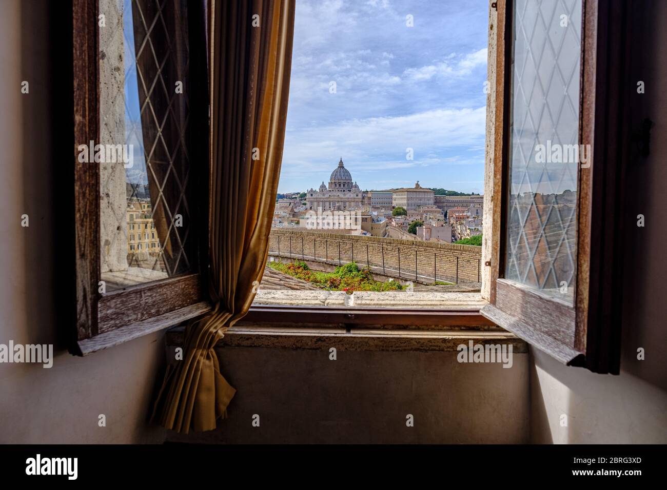 Cutrains hi-res stock photography and images - Alamy