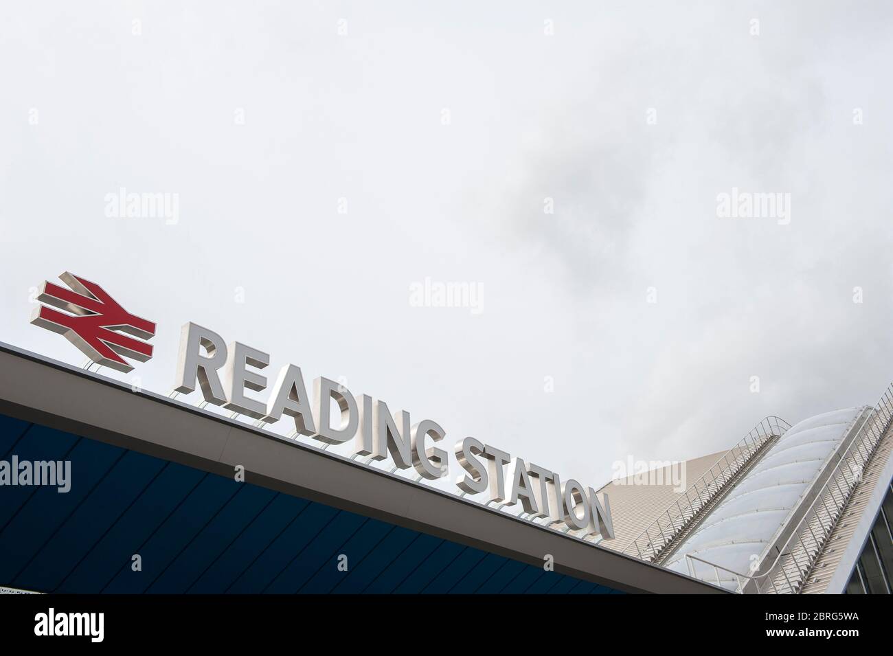 Entrance to Reading railway station, Berkshire, England Stock Photo - Alamy