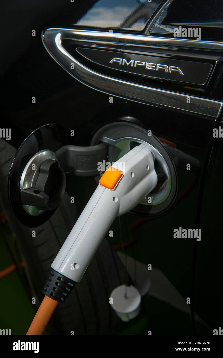 Chargepoint hi-res stock photography and images - Alamy