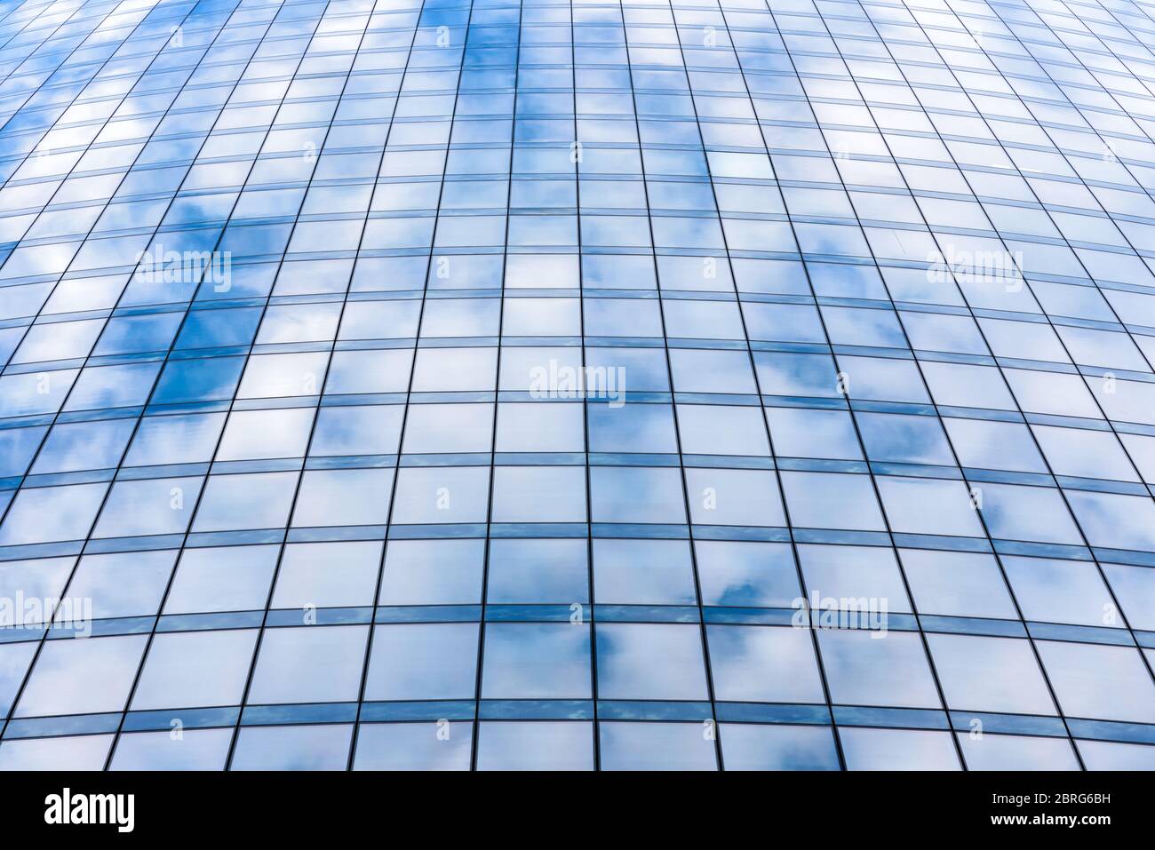 Skyscraper background hi-res stock photography and images - Alamy