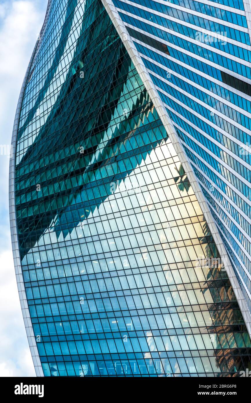 Modern tall commercial buildings hi-res stock photography and images ...