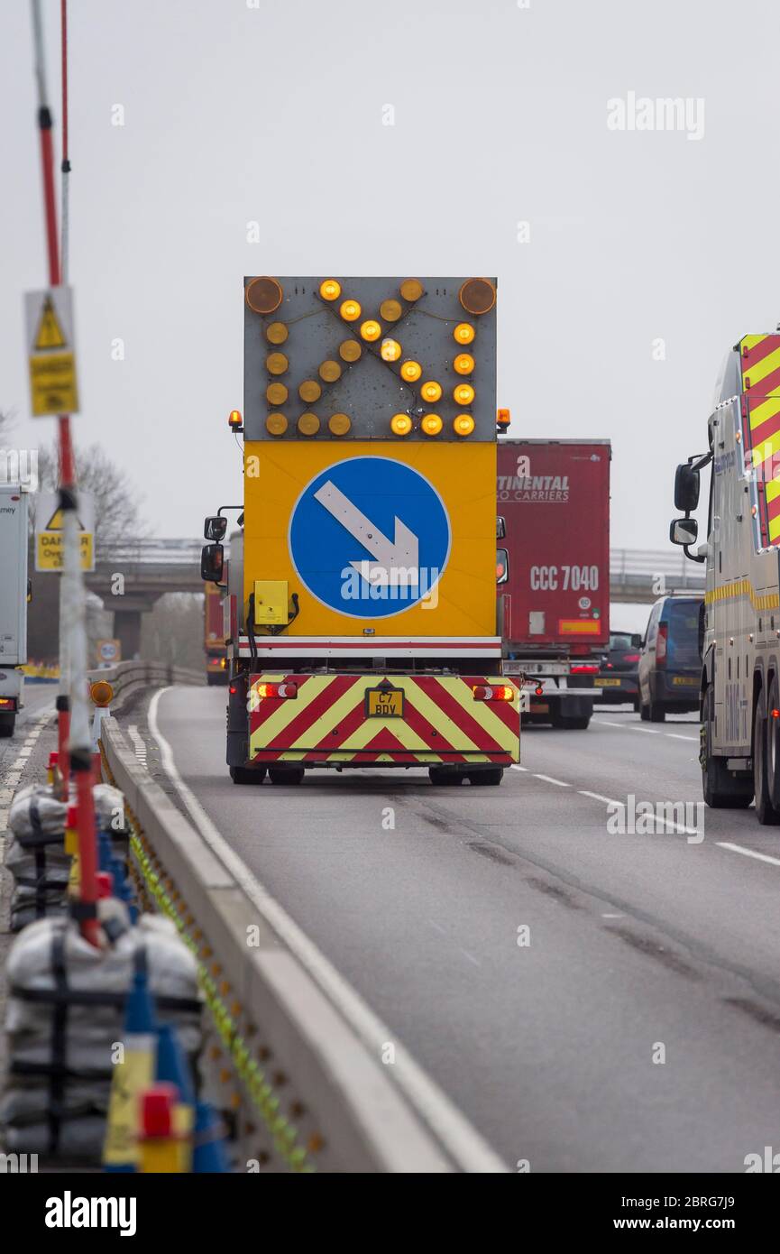 Highway traffic signs arrow hi-res stock photography and images - Alamy