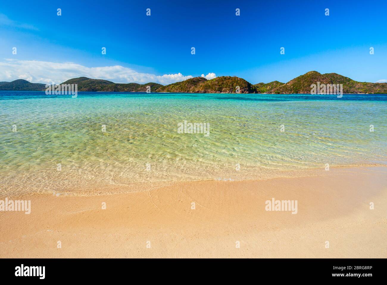 Beach with yellow sand and turquoise water in Busuanga island, Palawan ...