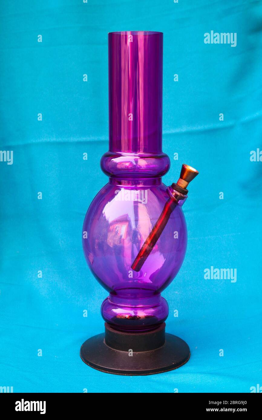 Bong hi-res stock photography and images - Alamy