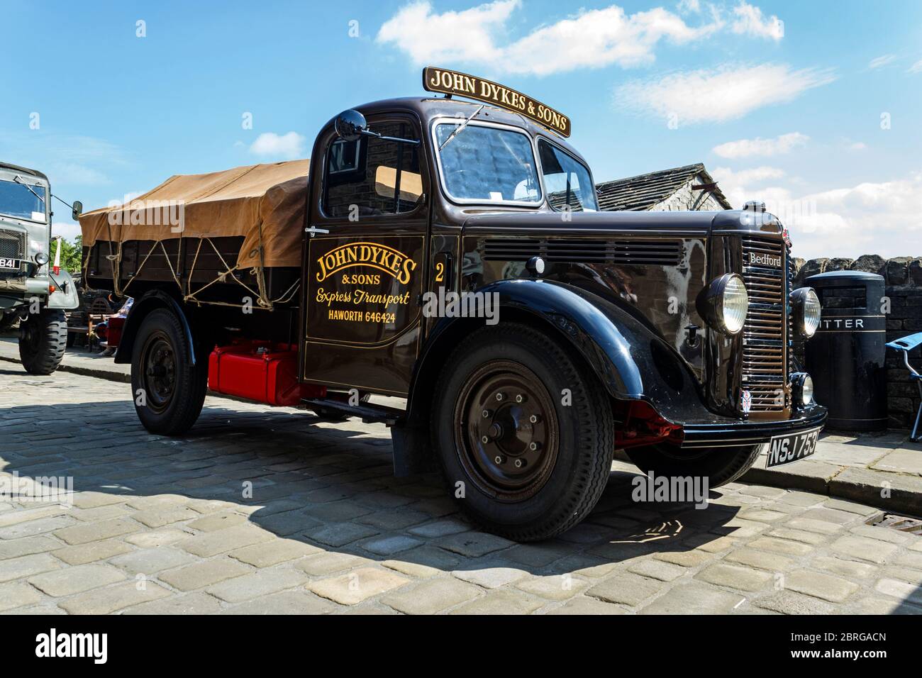 Old bedford lorry hi-res stock photography and images - Alamy