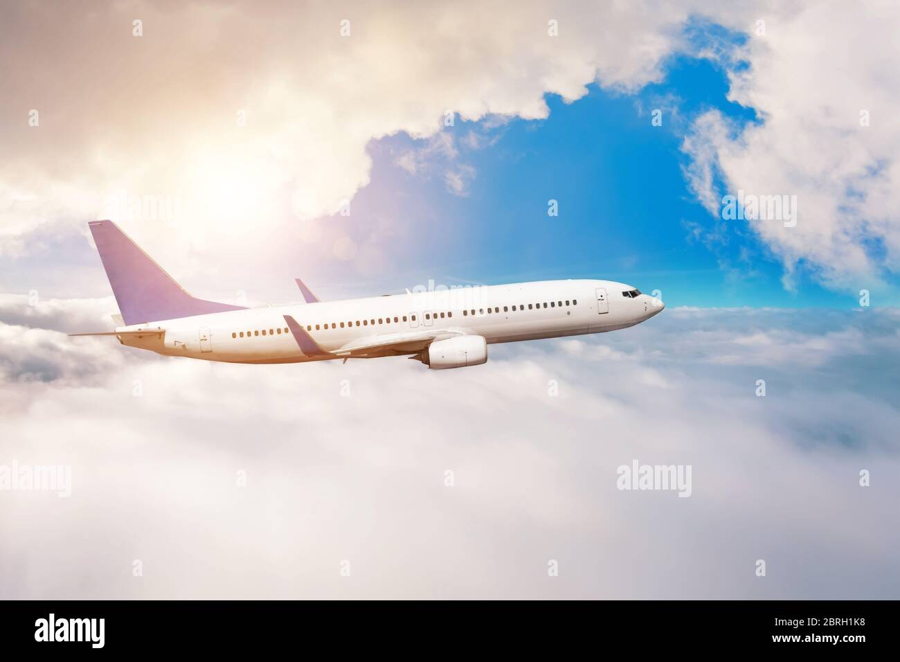 Airplane passenger layers hi-res stock photography and images - Alamy