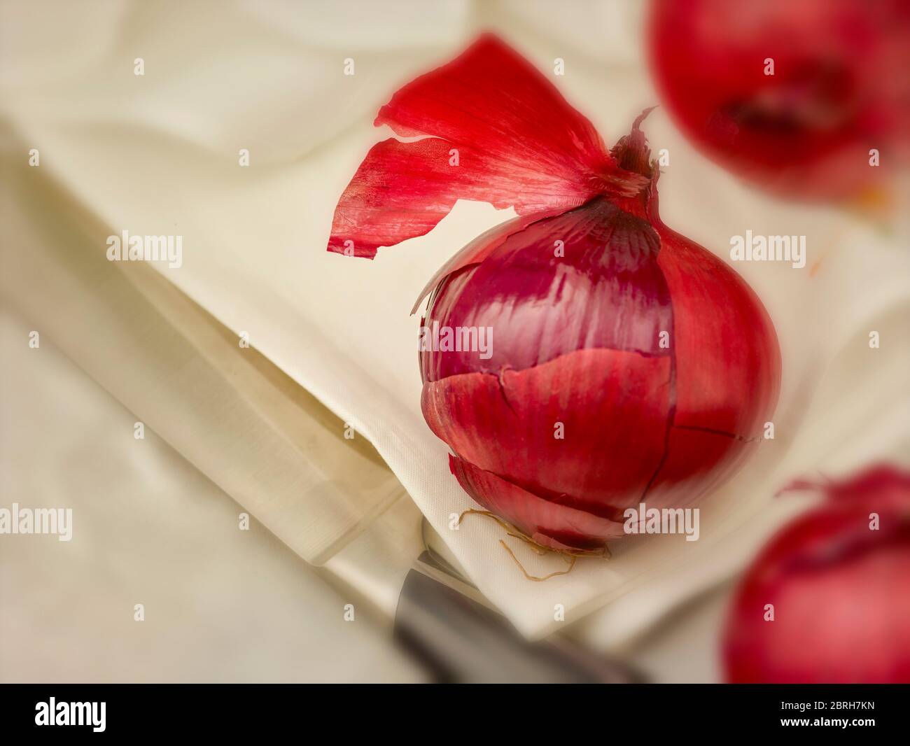 Red onion(s) food ingredient still-life Stock Photo - Alamy