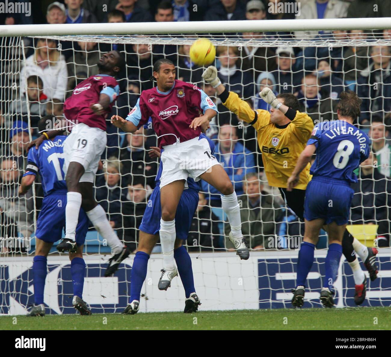 Coca cola championship hi-res stock photography and images - Alamy