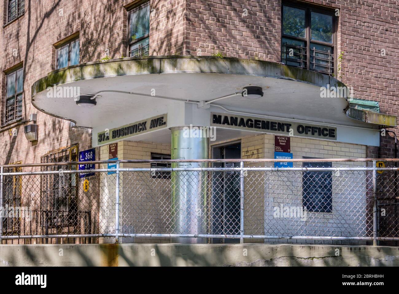 Manhattan nycha complex hi-res stock photography and images - Alamy