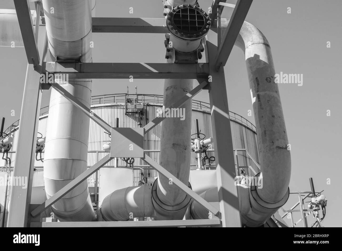Chemical plant pipe rack Black and White Stock Photos & Images - Alamy
