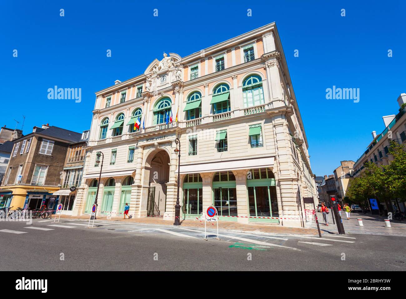 Old building pau hi-res stock photography and images - Alamy
