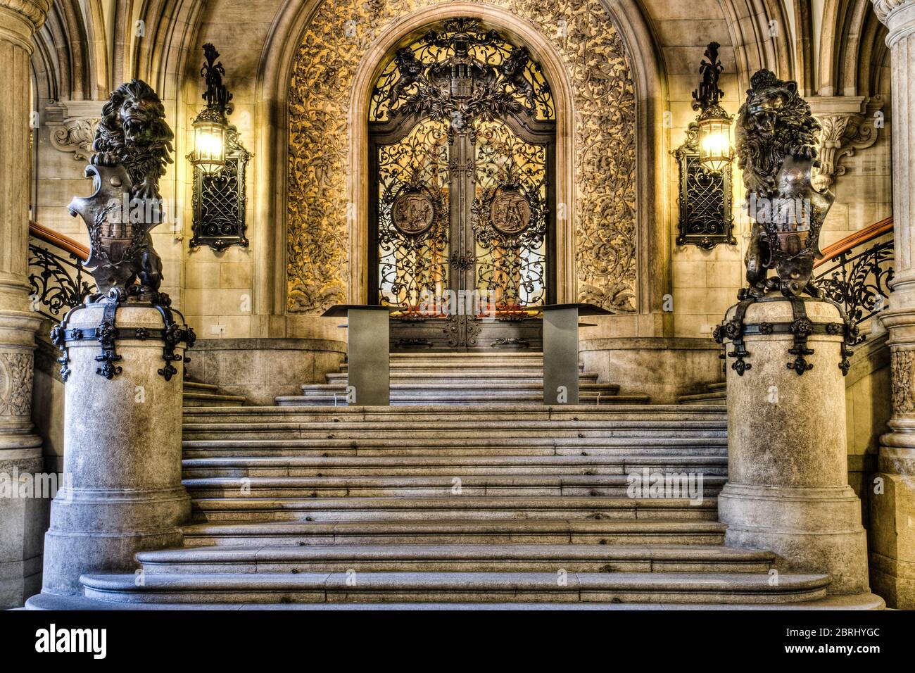 The lion portal in the hall in the Hamburg city hall Stock Photo - Alamy
