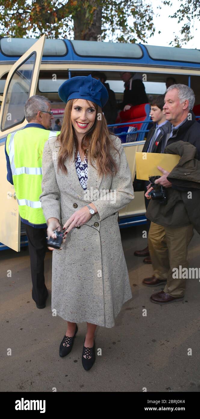 Bus stop london harrods hi-res stock photography and images - Alamy