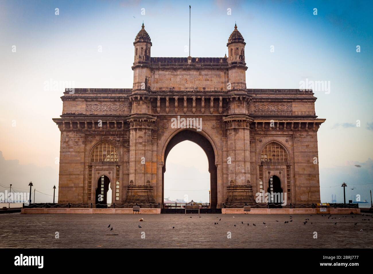The gateway of india in mumbai hi-res stock photography and images - Alamy
