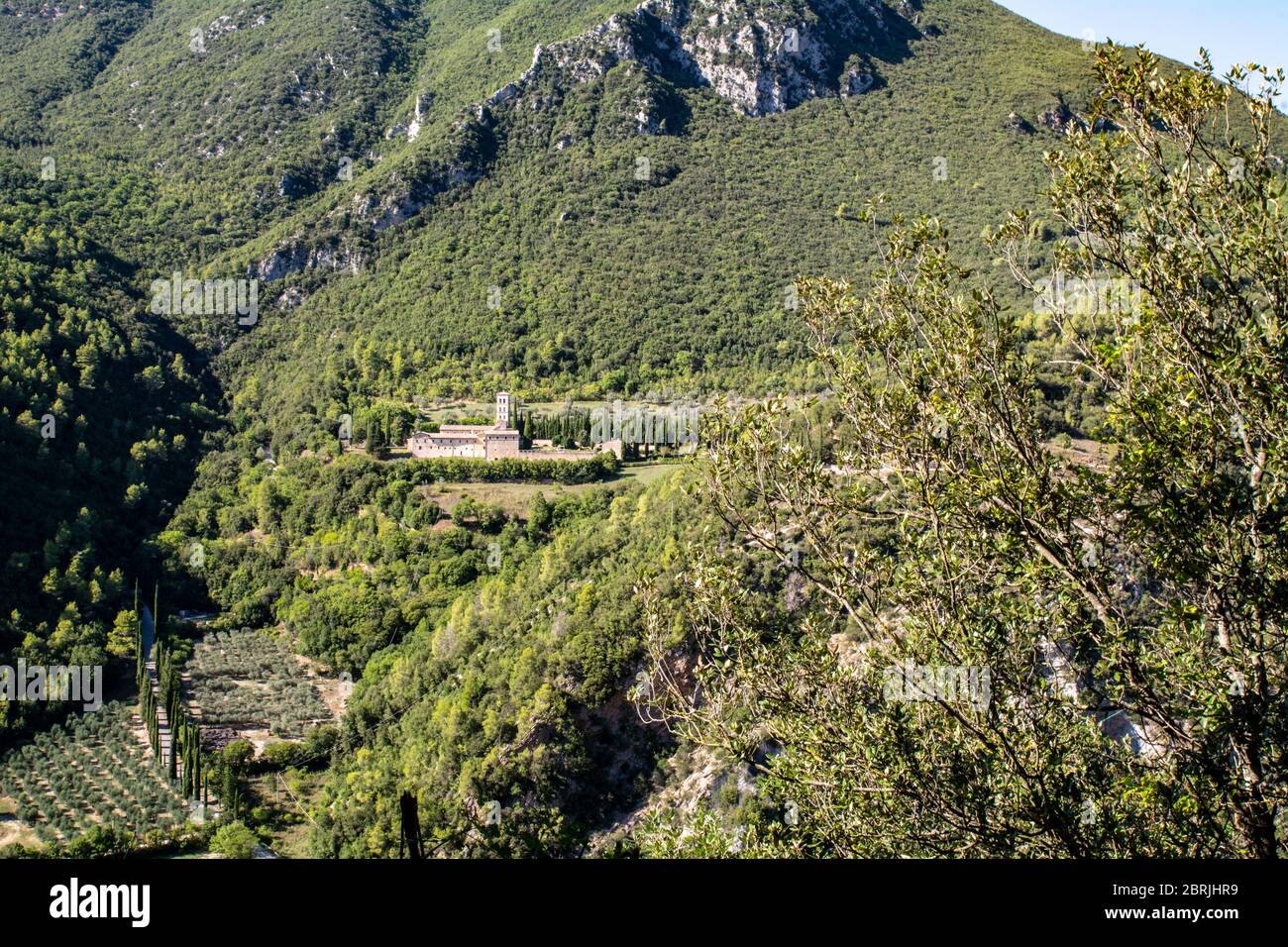 ABBEY OF SAN PIETRO IN VALNERINA VALLEY Stock Photo - Alamy