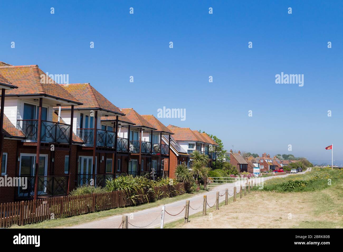 Seafront properties hi-res stock photography and images - Alamy